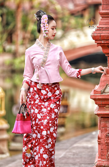 Dai clothing women's Xishuangbanna traditional improved daily leisure ...