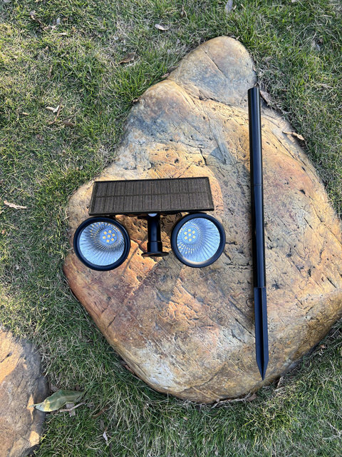 Solar two-color induction ground lawn spotlight villa courtyard garden ...