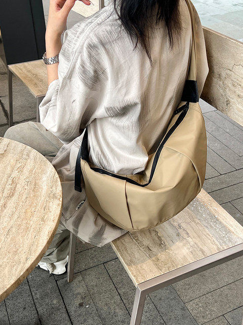 Casual Large-Capacity Dumpling Bag, Autumn Fashion Sports Outdoor ...