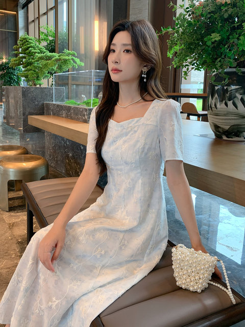 Luxurious pose slightly fat summer new fat mm high-end fresh elegant ...