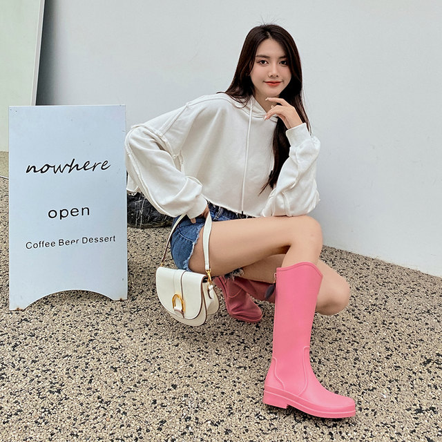 Rainwash women's fashion models wear summer water shoes, waterproof ...