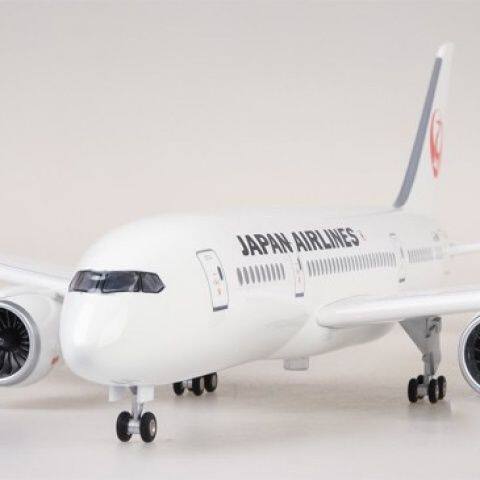 Boeing B787 Japan Airlines Japan Airlines with wheels and lights ...