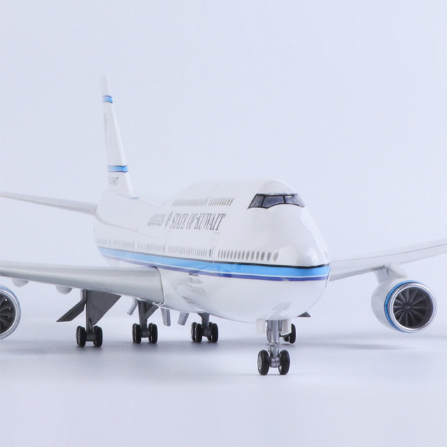Kuwaitairway with lamp Kuwait 747 passenger aircraft model simulation ...