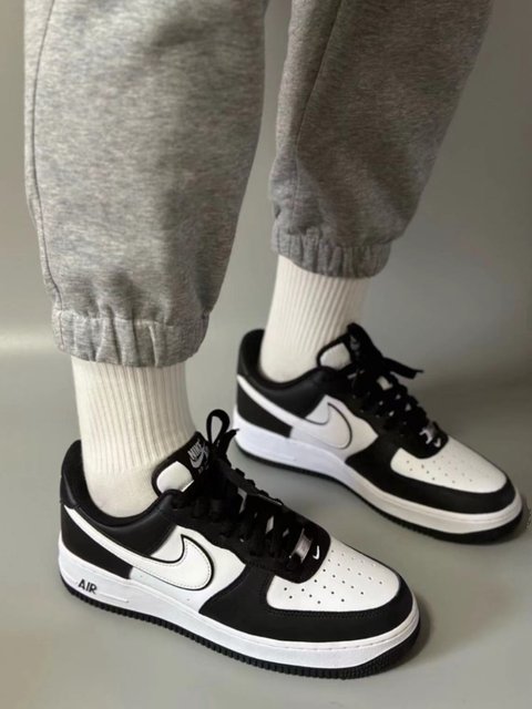 Nike Air Force 1 AF1 Air Force One black and white panda low-top sneakers DV0788-001