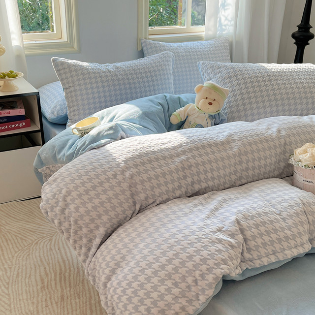 Autumn and winter warm houndstooth carved velvet milk velvet three- or ...