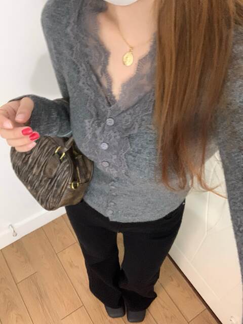 Heartbow Belief Sweet Slim, Gentle Lace Switching V -neck knitting ...