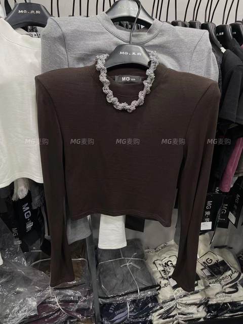 It is easy to wear for yourself~ high-end basic style shoulder pads and ...