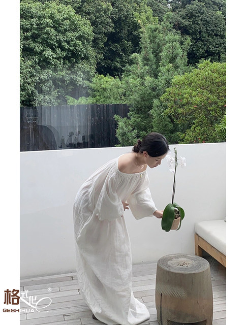 Slack feeling one-length neck off-shoulder cotton and linen dress for ...