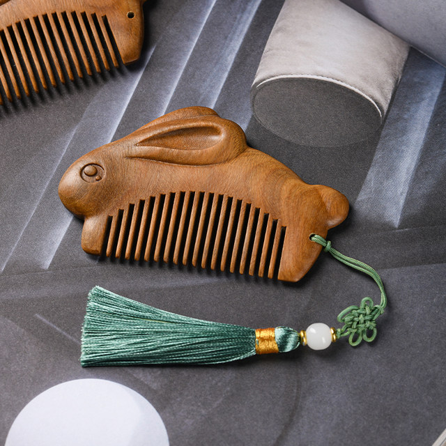 Green sandalwood first-year gift wood comb rabbit zodiac portable small ...
