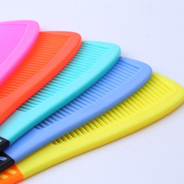 Plastic anti-static comb, five-pack, old-fashioned pearlescent comb ...