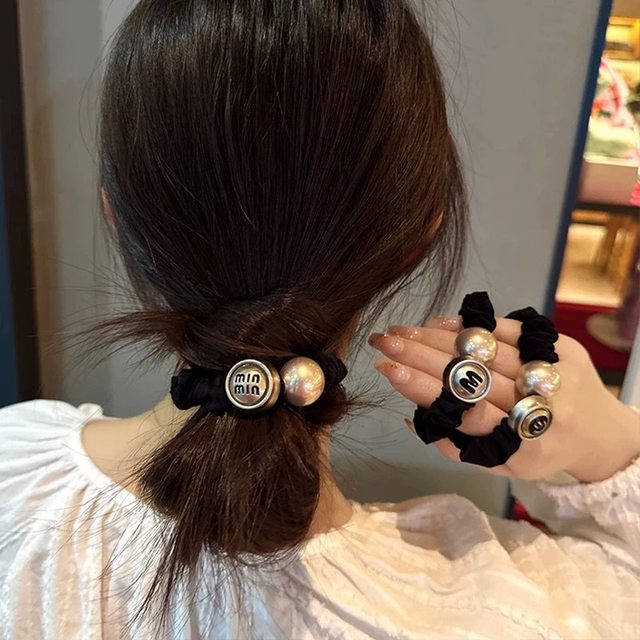 Internet celebrity high-end imitation pearl smiley letter small ...