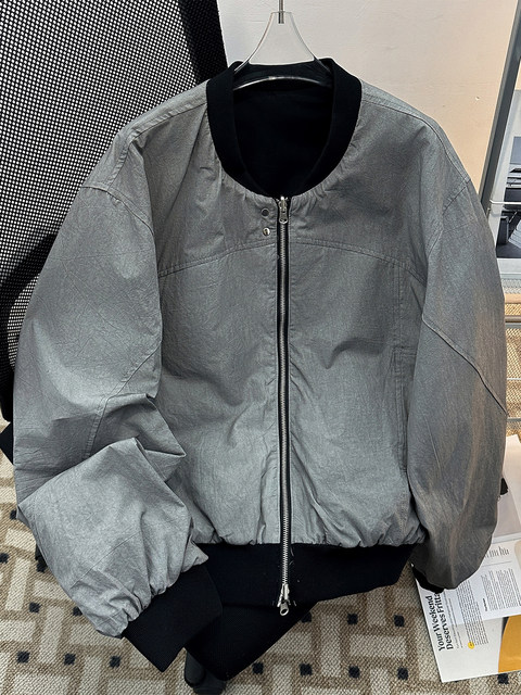 Fashionable double -sided wearing a deconstructed sports jacket boys ...