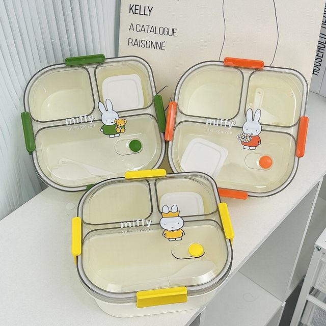 The lunch box can be heated in the microwave, students have ...