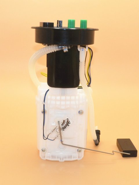 Adapted the old Passat B5 Lingyu 1.8 1.8T 2.0 Audi C5A6 gasoline pump sum total fuel pump assembly