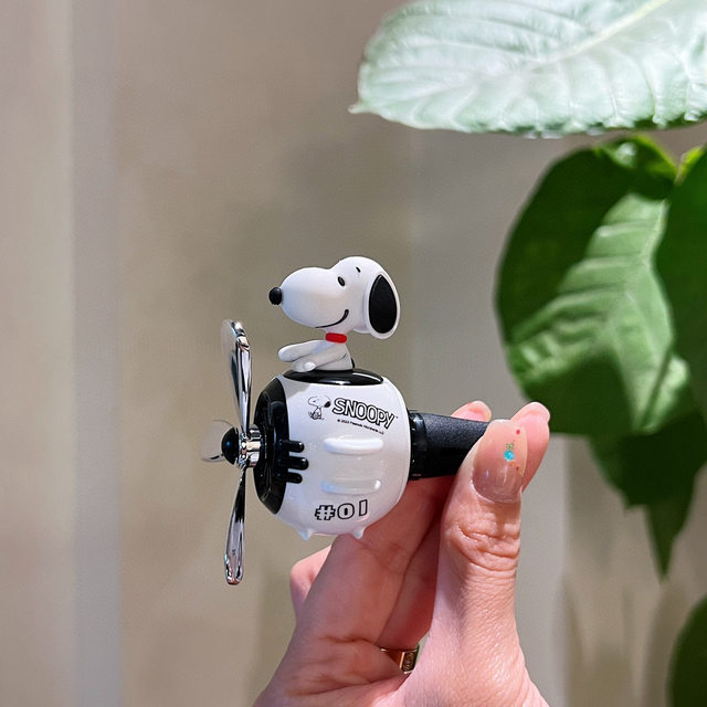 Snoopy Snoopy car aromatherapy deodorant air outlet pendant aircraft ...
