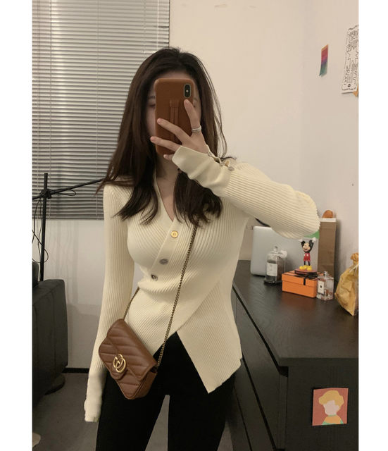 Viiwen pure desire and slim V-neck sweater crossover A4 waist slim fit ...