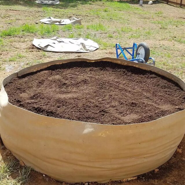 Vegetable planting box on the roof of the extra large balcony ...