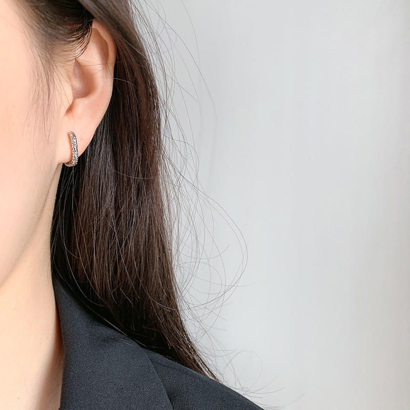 耳扣S925纯银耳钉女ins潮椭圆金属感凹凸纹理几何个性圆圈耳环耳-淘宝网