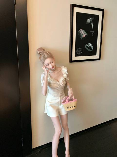 COOLLINE Lin Zixi Romantic Palace Style Suit Skirt Lace Lace Top Girly ...