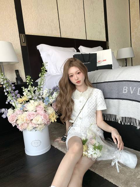 COOLLINE Lin Zixi human diffuser customized fabric pearl collar ...