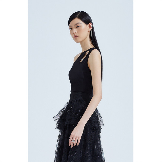 ochirly Ou Shili oblique shoulder hollow vest T-shirt women 2023 new ...