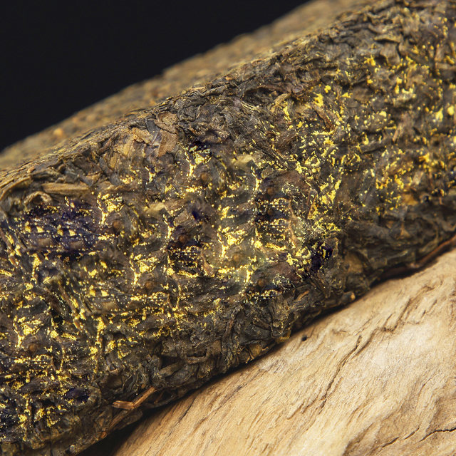 Black tea Jingyang Fu tea Shaanxi specialty Fu brick tea Golden flower ...