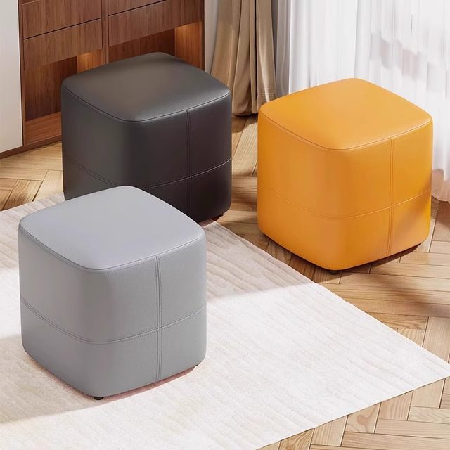Household small stool low stool high -level passing room sitting in a ...