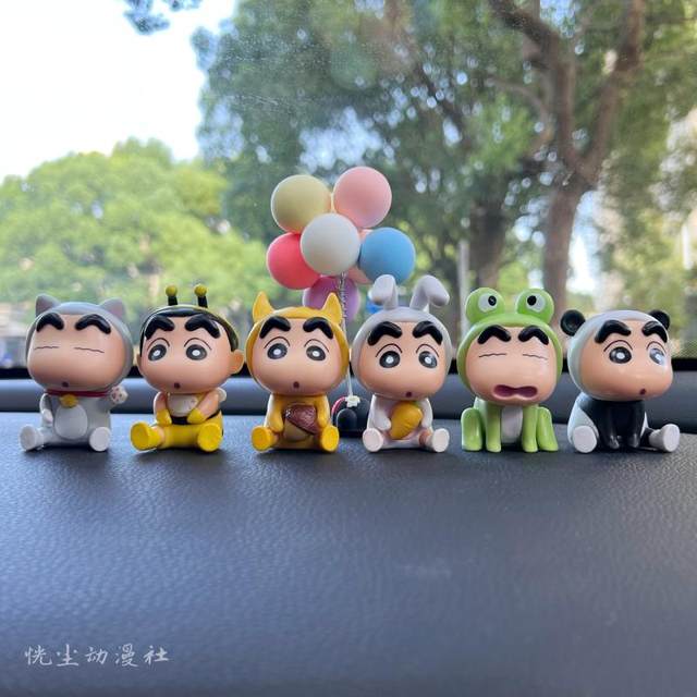 Cute cross-dressing Crayon Shin-chan car ornaments, high-end car center ...