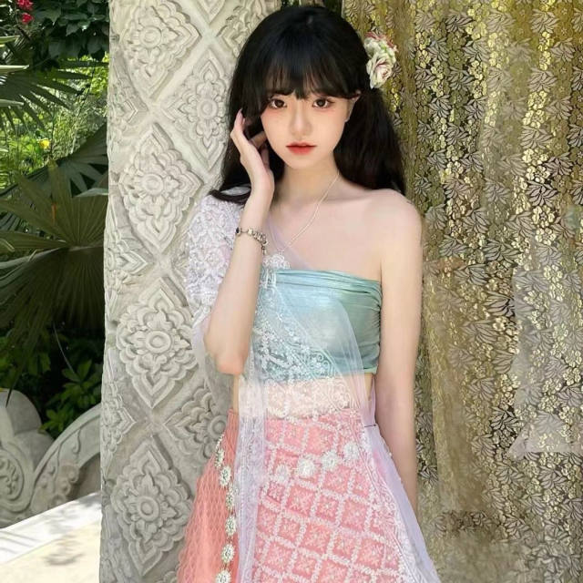 Dai costume female tube top long skirt suit Yunnan Xishuangbanna ...