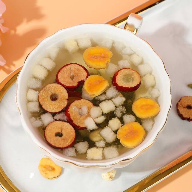 Luo Han Guo, loquat, snow pear tea, red dates, clear and nourishing ...