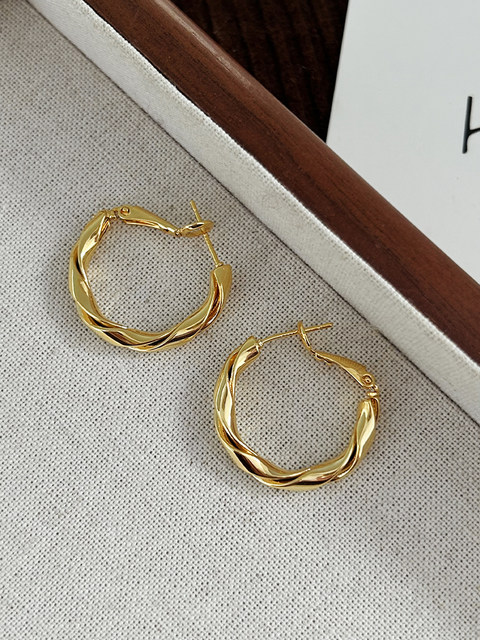 Cold wind twisted twisted twisted ears and female fashion versatile ear ...