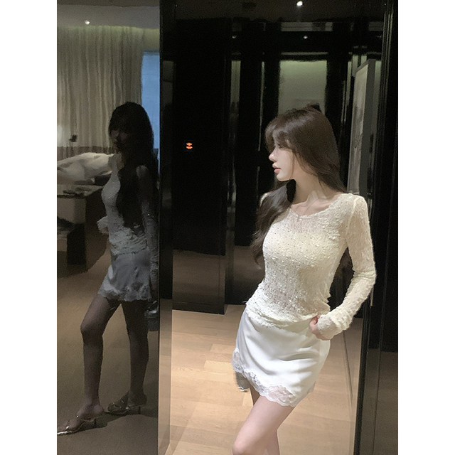 Joyful Lace Slightly Translucent Round Neck Right Shoulder Long Sleeve ...