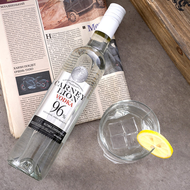 Water of life 96 degrees vodka high spirits base wine bartending self-mixing cocktail wine ...