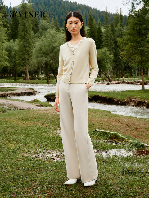 Yiner Yin'er 2024 winter new double V -neck hairy sweater