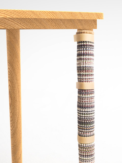 Cat toy table legs Cat grabbing sword and hemp Cat grabbing the plate ...