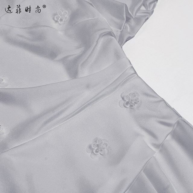 2024 summer new temperament elegant ladies Fan Fang leads the three ...