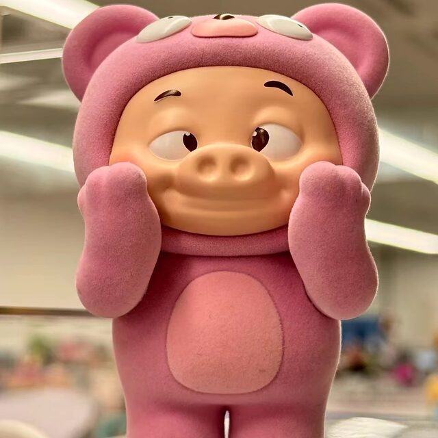 Genuine TOPTOY Pig Man Little Daidai blind box VLOG daily blind box hand-made office boy trendy ...