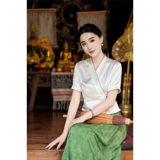 Dai clothing female internet celebrity same style Dai suit Yunnan Thai ...