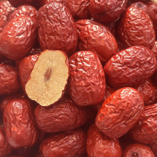 Preferred Xinjiang big red dates dried snacks dried fruits and jujube ...