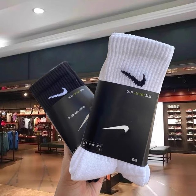 Flagship Store Sweat socks Men and Women Couple Socks Black and White ...
