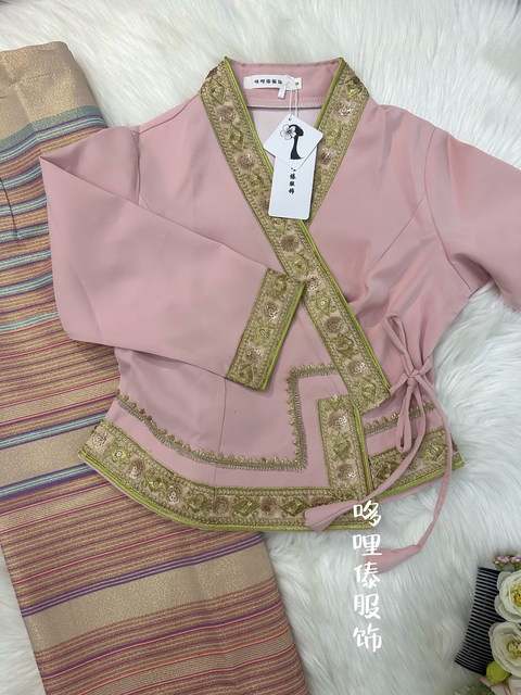Xishuangbanna Dai costumes are high-quality, light and luxurious ...