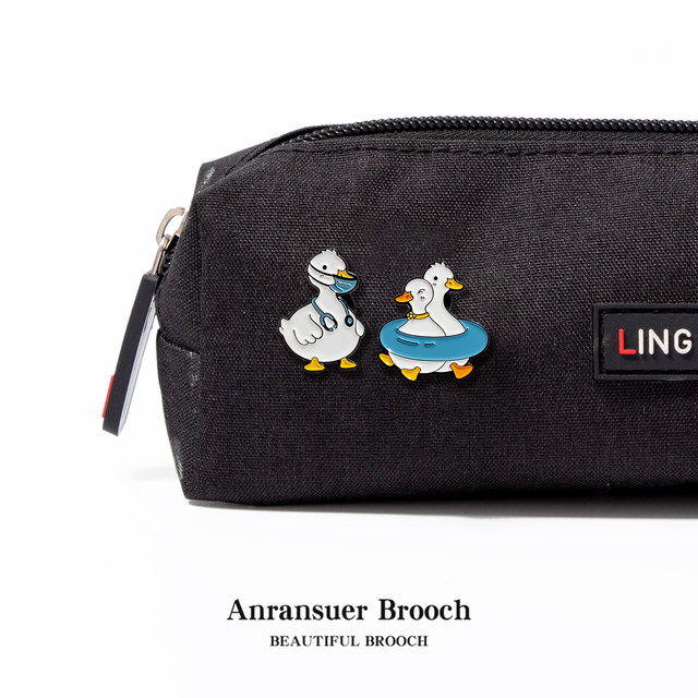 Come on Duck Rush Duck Brooch Cute Cartoon Little Duck Metal Badge ...