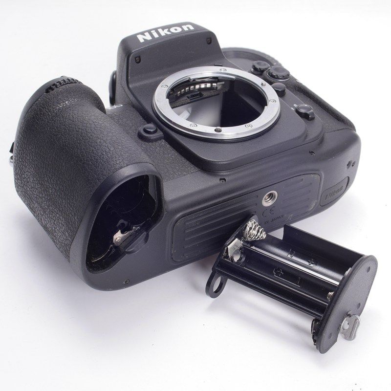 NIKON Nikon F100 Film Automatic Professional Camera 97 New Single-On ...