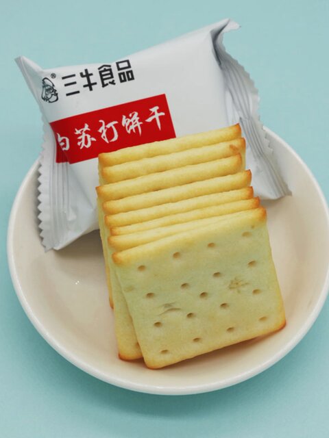 Shanghai Sanniu soda biscuits, salt and pepper, salty snowflake crisps ...
