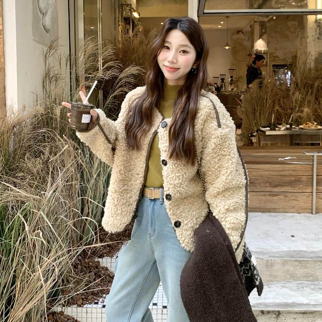 Berry likes you and you are happy to customize without collar wrapped ...