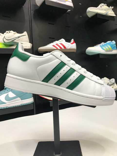 Adidas Clover Men's and Women's Shoes New Year's Classic Shell Toe ...