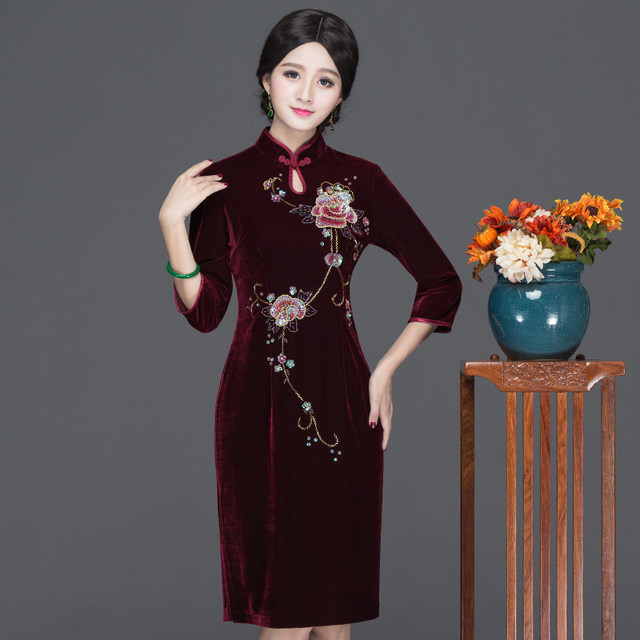 Chinese classic cheongsam gold velvet mother's wear improved retro ...