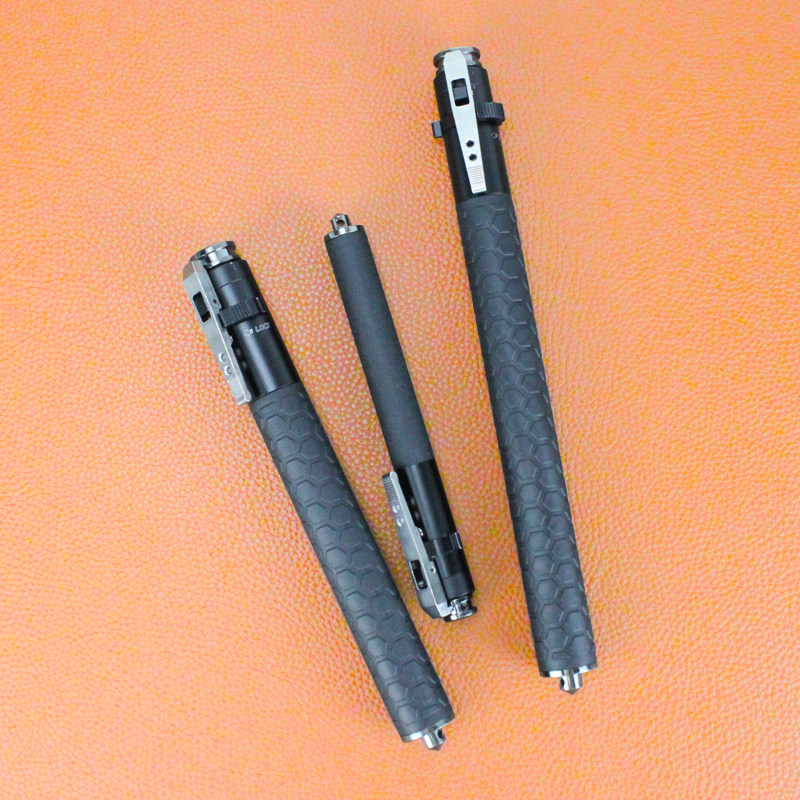 Fox automatic spring stick - lovligt selvforsvarsvåben til bilsikkerhed