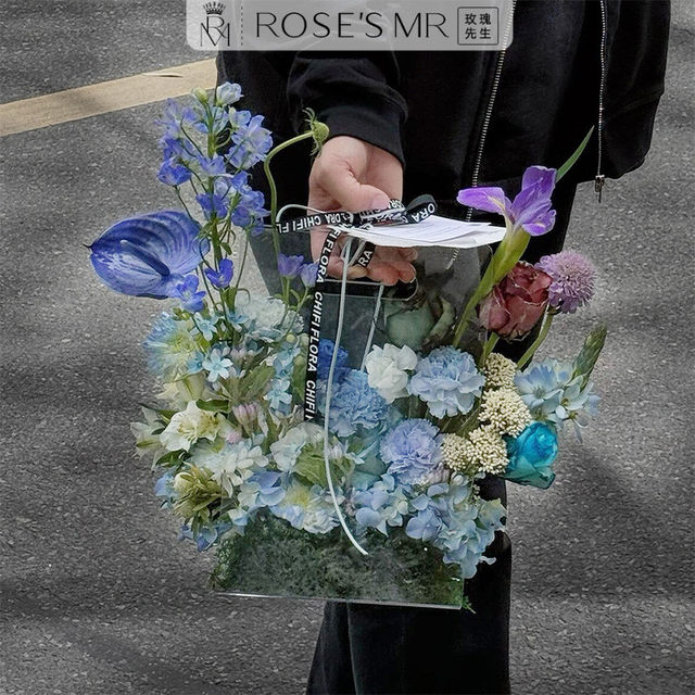 Mr. Rose's high-end triangular acrylic hand-held flower box flower ...