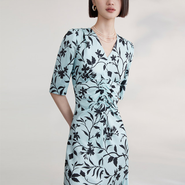 The same style as the shopping mall naivee Naive's new waist tea break ...